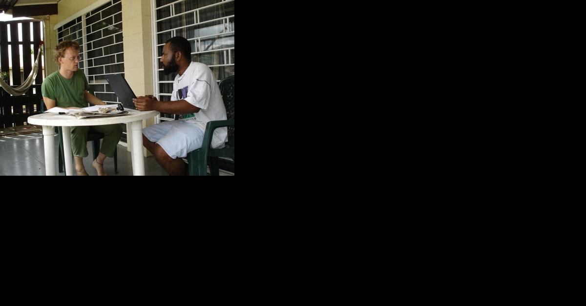 Papua-Neuguinea: Florian A. Schulz und Sam Moko - ein Interview ...